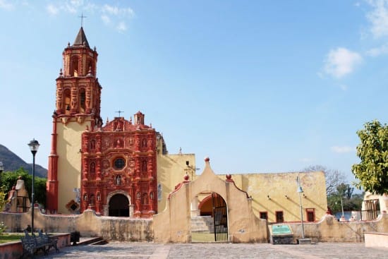 Primeros conventos del siglo XVI en las faldas del Popocatépetl ...